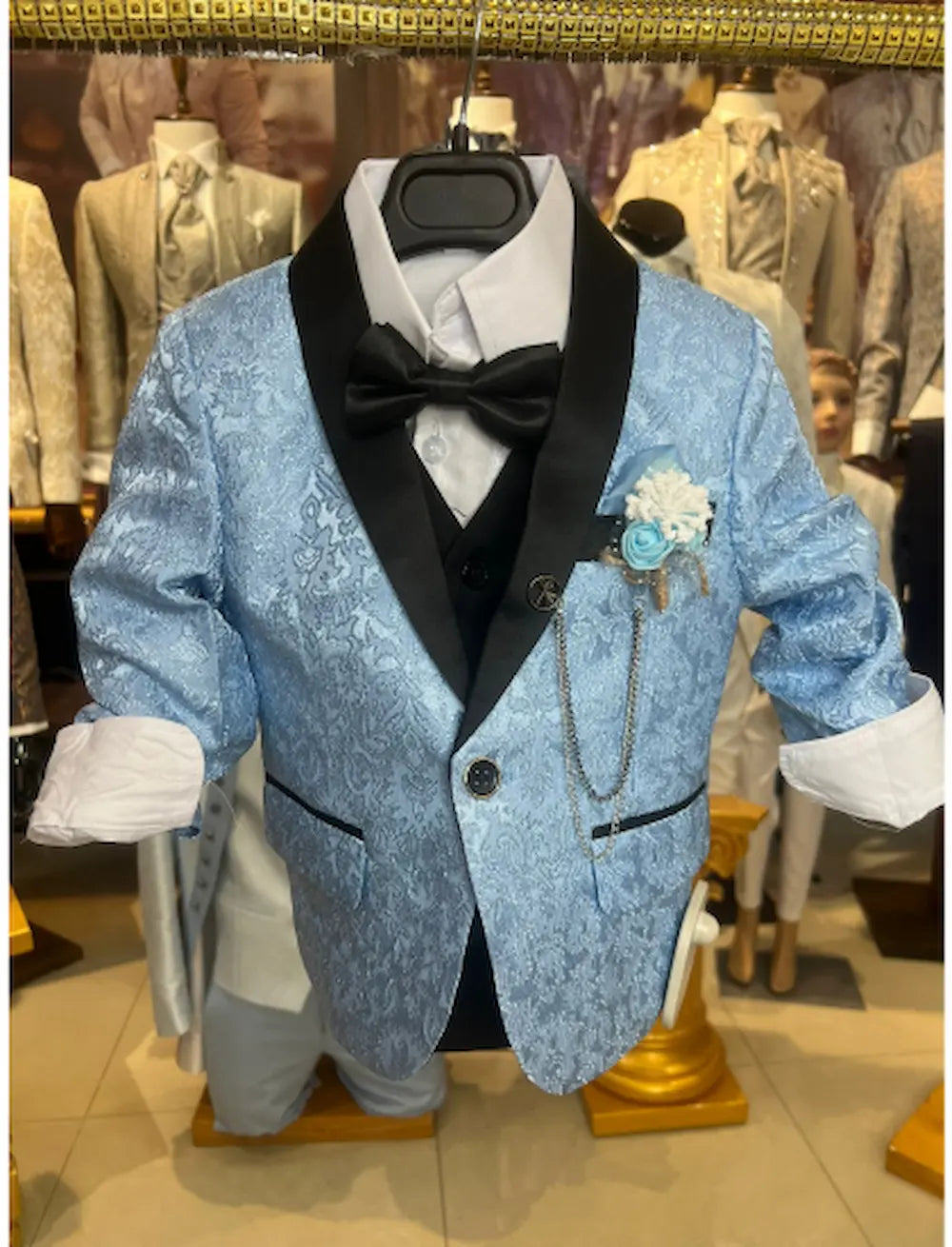 TRAJE NIÑO AZUL CIELO REF. 1776 – Impulso modas